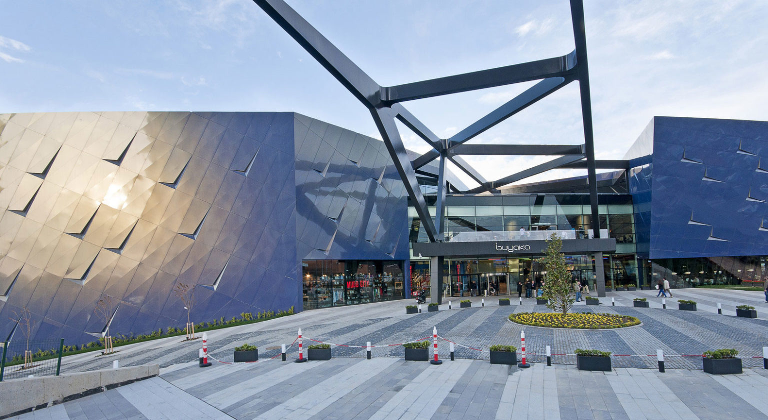 Architects Design Massive Retail Complex Enveloped In Iridescent Metal ...